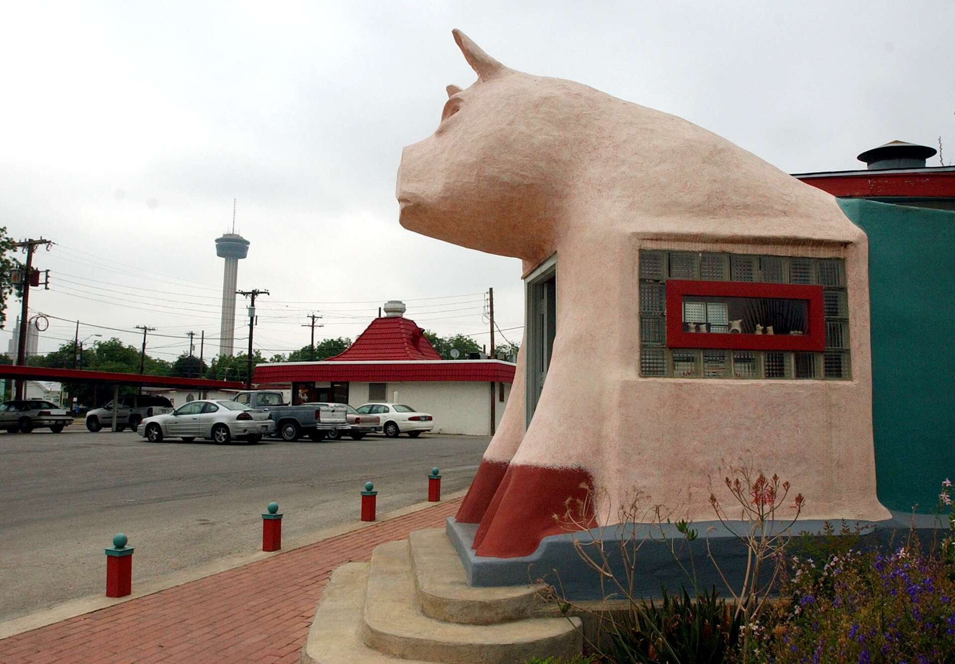 The Big Pig in San Antonio’s Southtown has a hazy history that includes ...