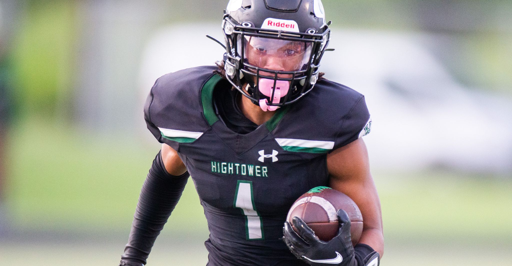 Clutch, late TD lifts Hightower past Angleton