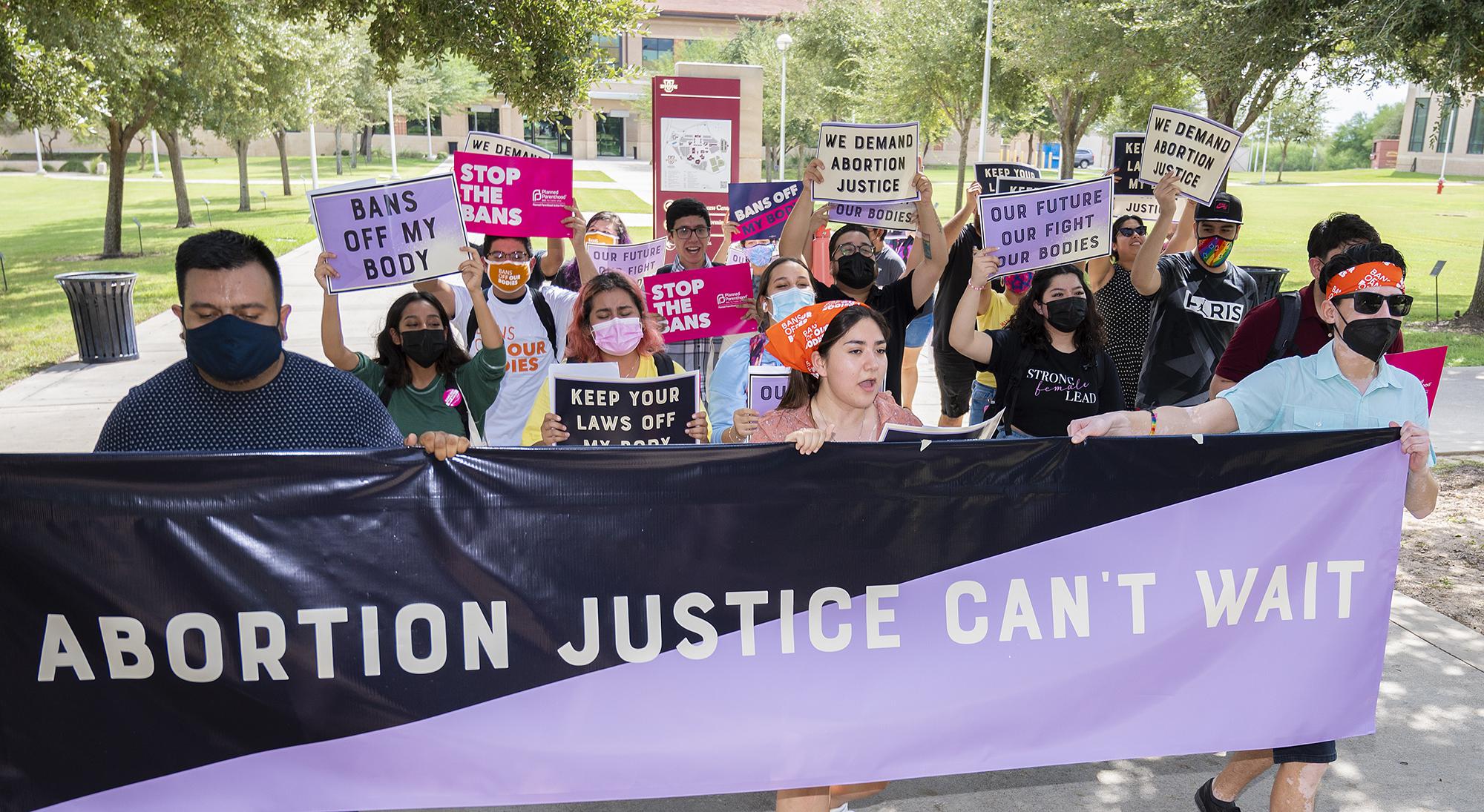Laredoans participate in Rally for Abortion Justice