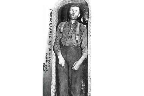 The unbelievable true story of the real body found in a California funhouse