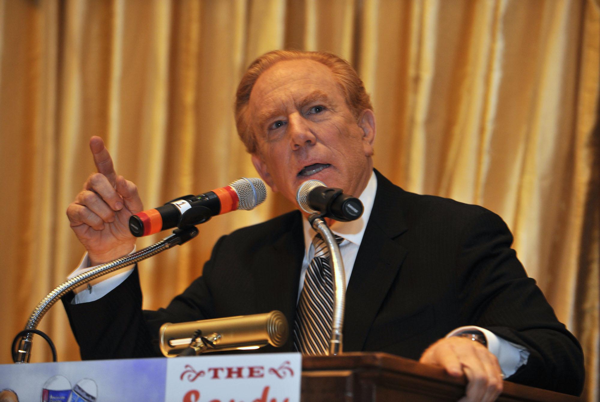 Alan Kalter, 'Late Show with David Letterman' voice and Stamford ...