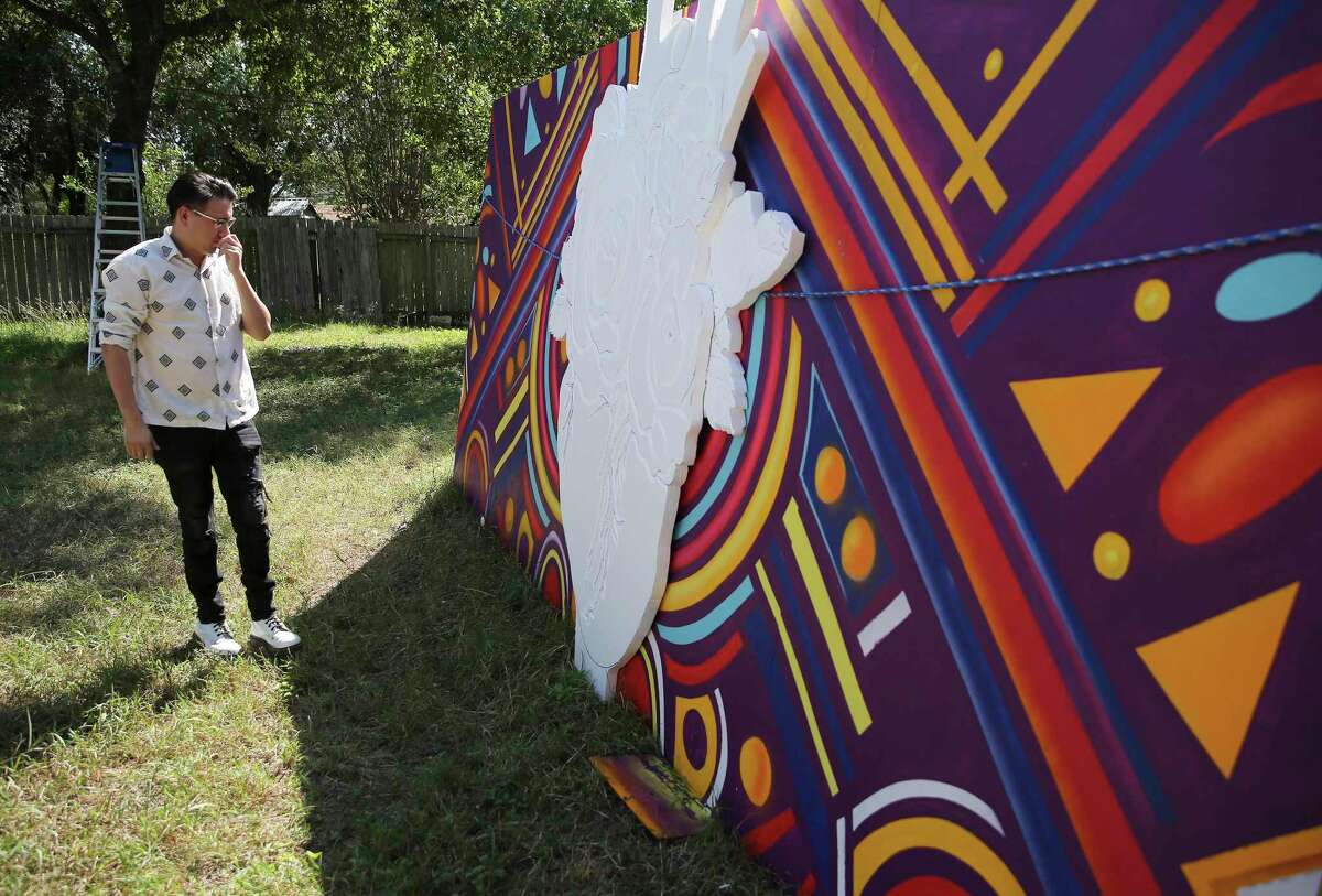 San Antonio artist known for Selena mural creates large-scale work for ...