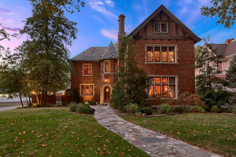 Step inside this historic dream home near St. Louis