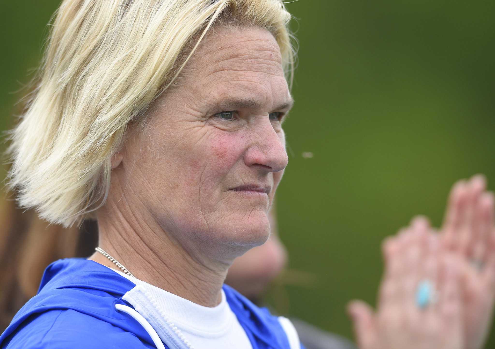 Darien girls coach Lisa Lindley enters National Lacrosse Hall of Fame