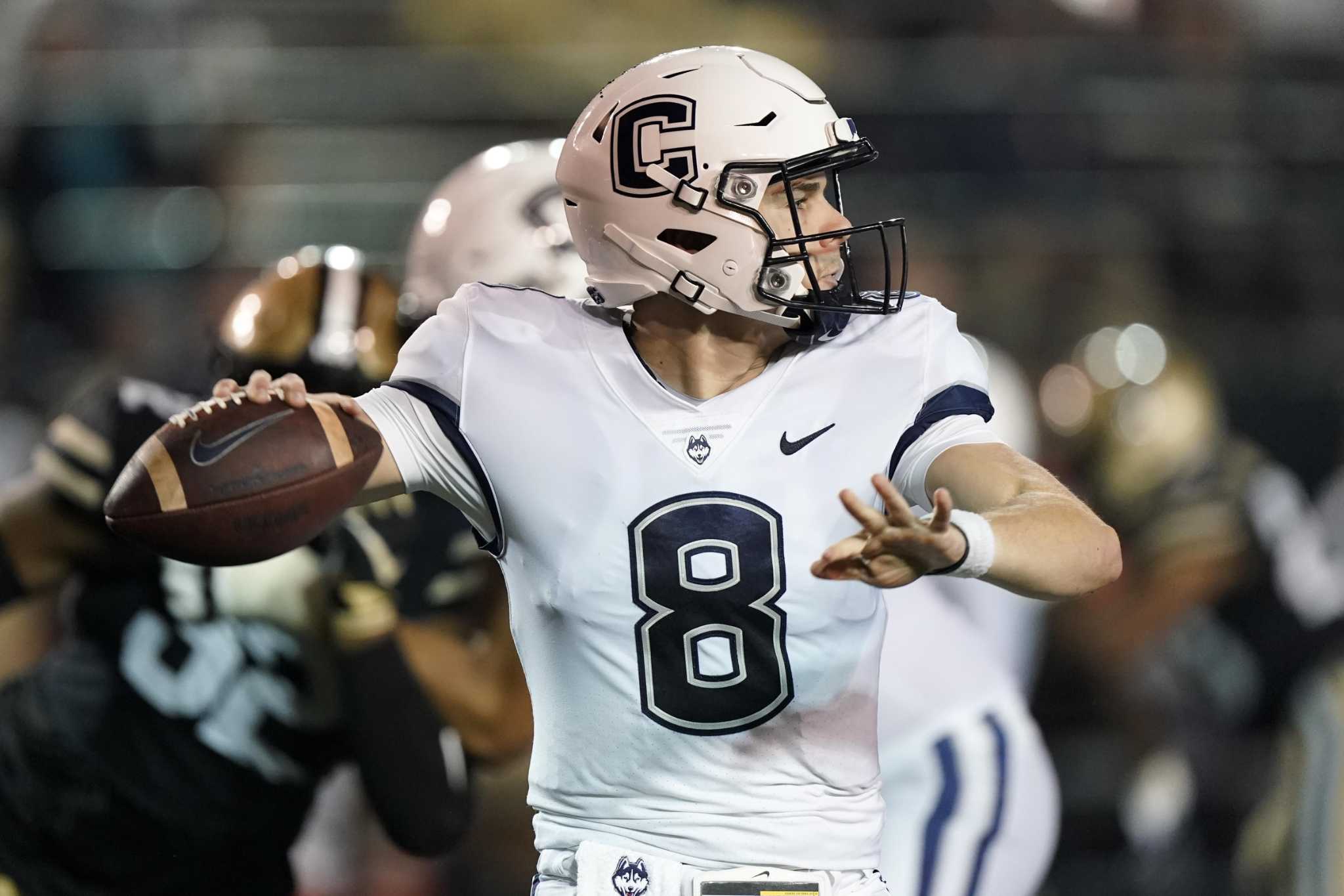 Quarterback Steven Krajewski transferring from UConn football program