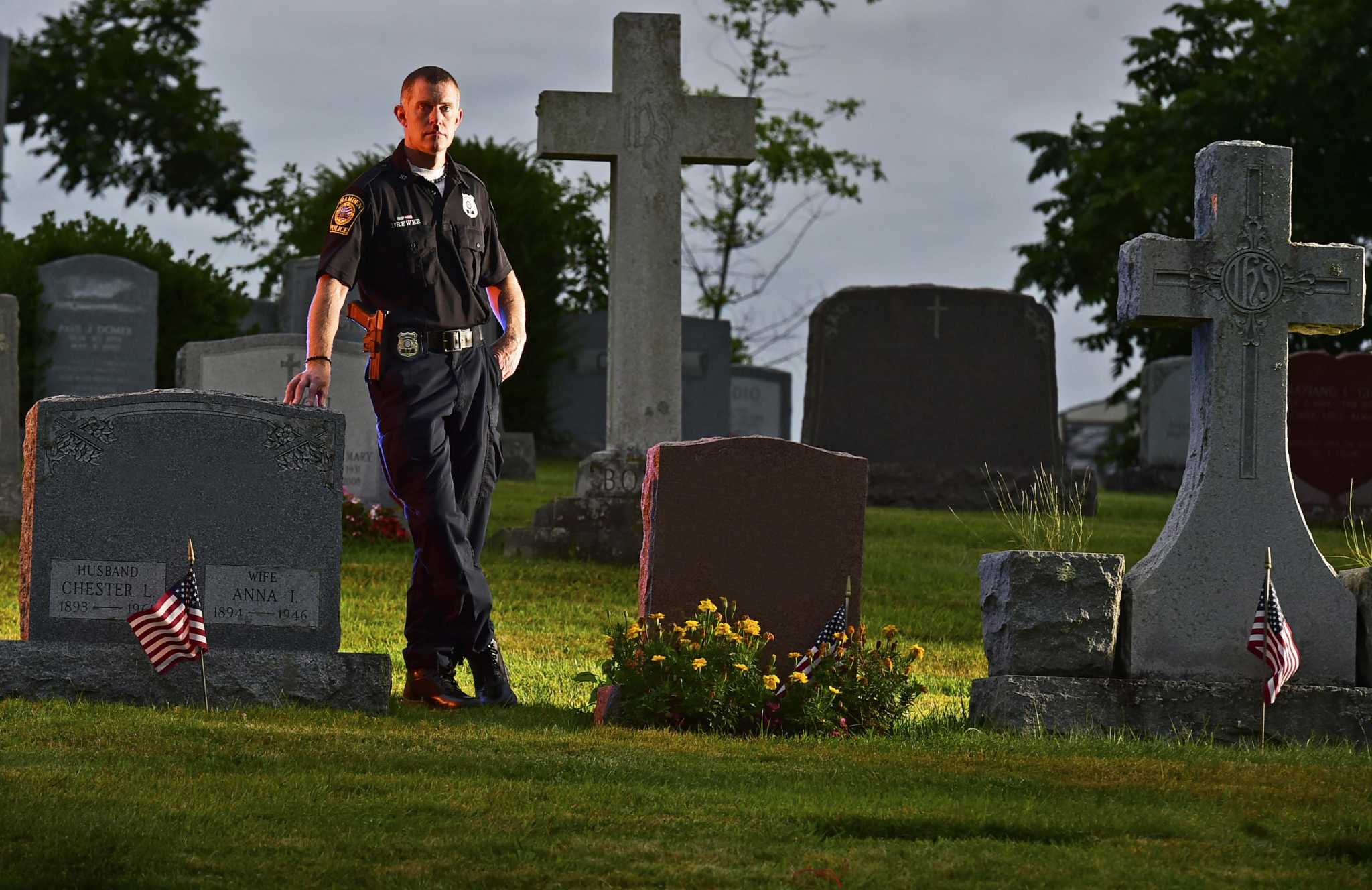 How a Hamden officer offers ‘care to people,’ as modern policing in CT ...
