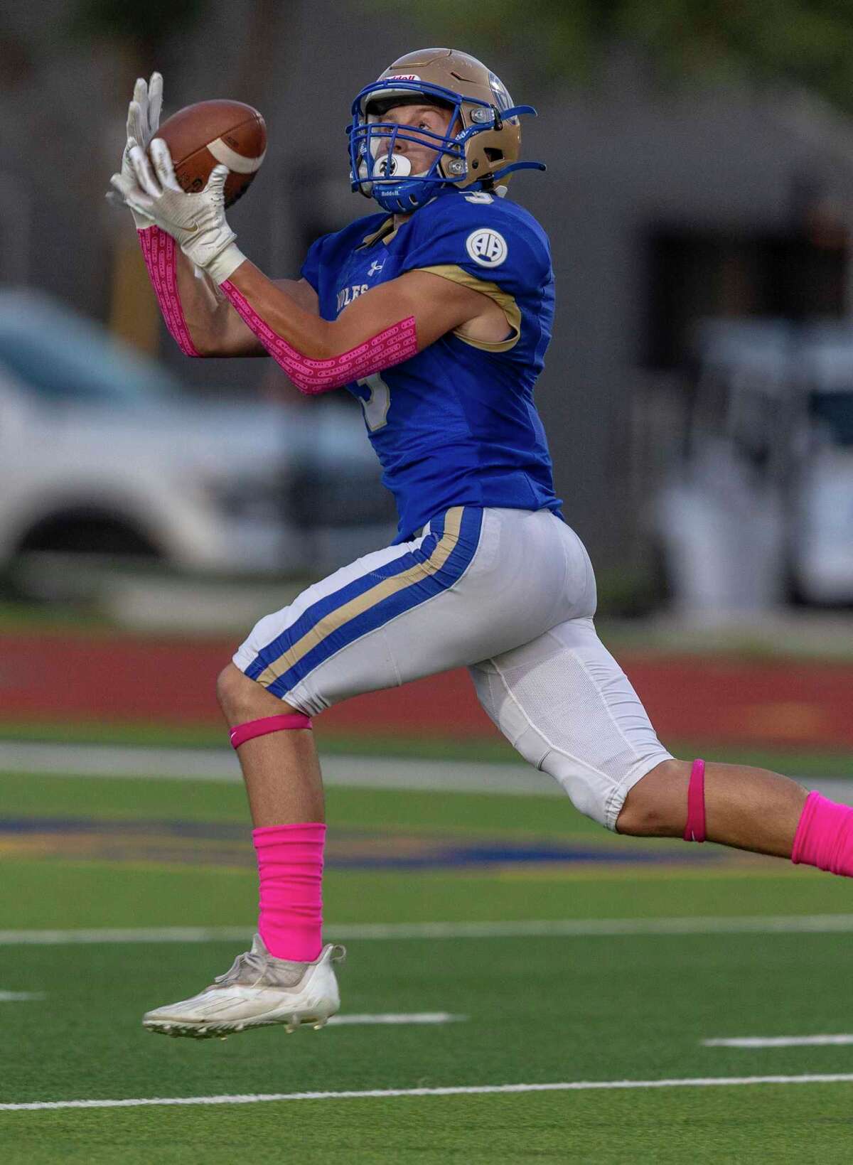 Alamo Heights holds on for 36-29 victory over Floresville