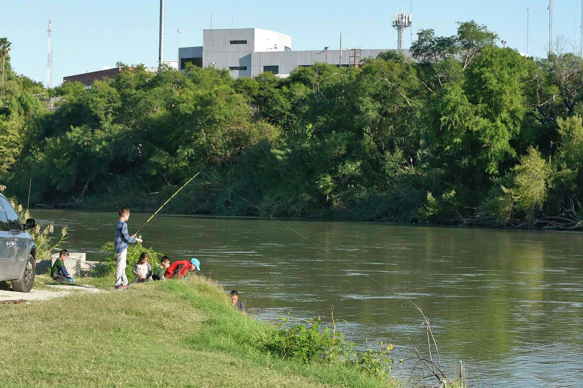 Flood risk prompts Laredo to close parks, monitor rising river levels