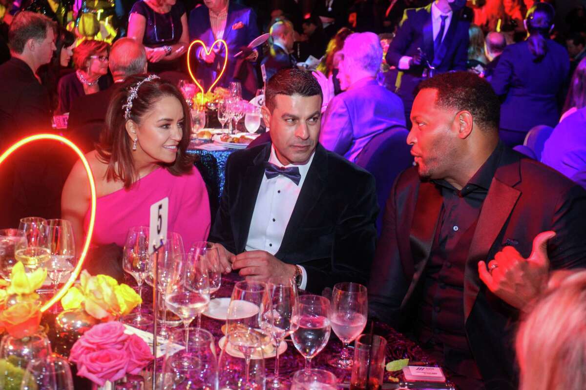 Frances Moody Buzbee and Tony Buzbee raise a record $2.8 million for ...