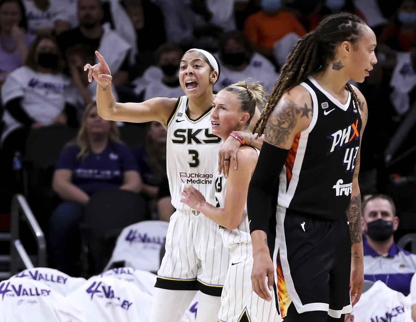 Candace Parker leads Chicago over Phoenix in WNBA Finals opener