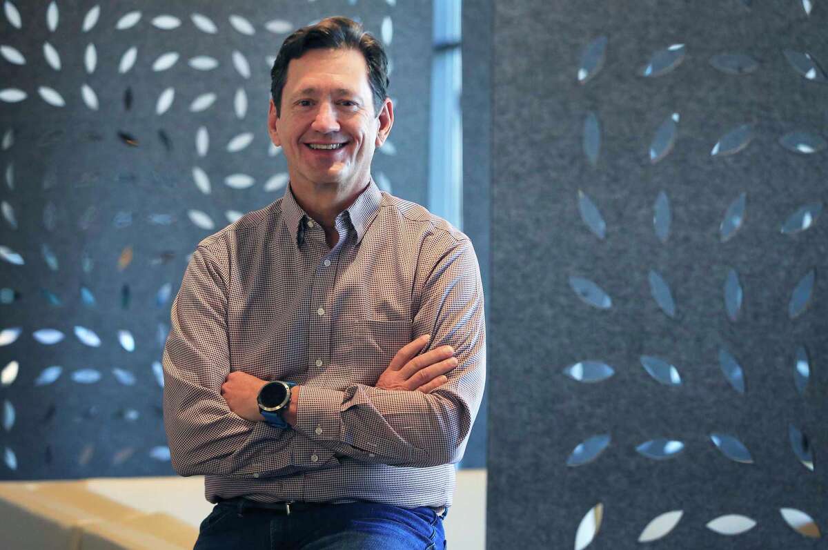 San Antonio’s USAA is raising starting pay, benefits amid tight labor ...