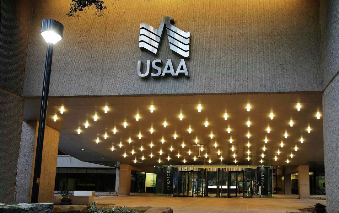 How much money USAA's CEO and executives made in 2022