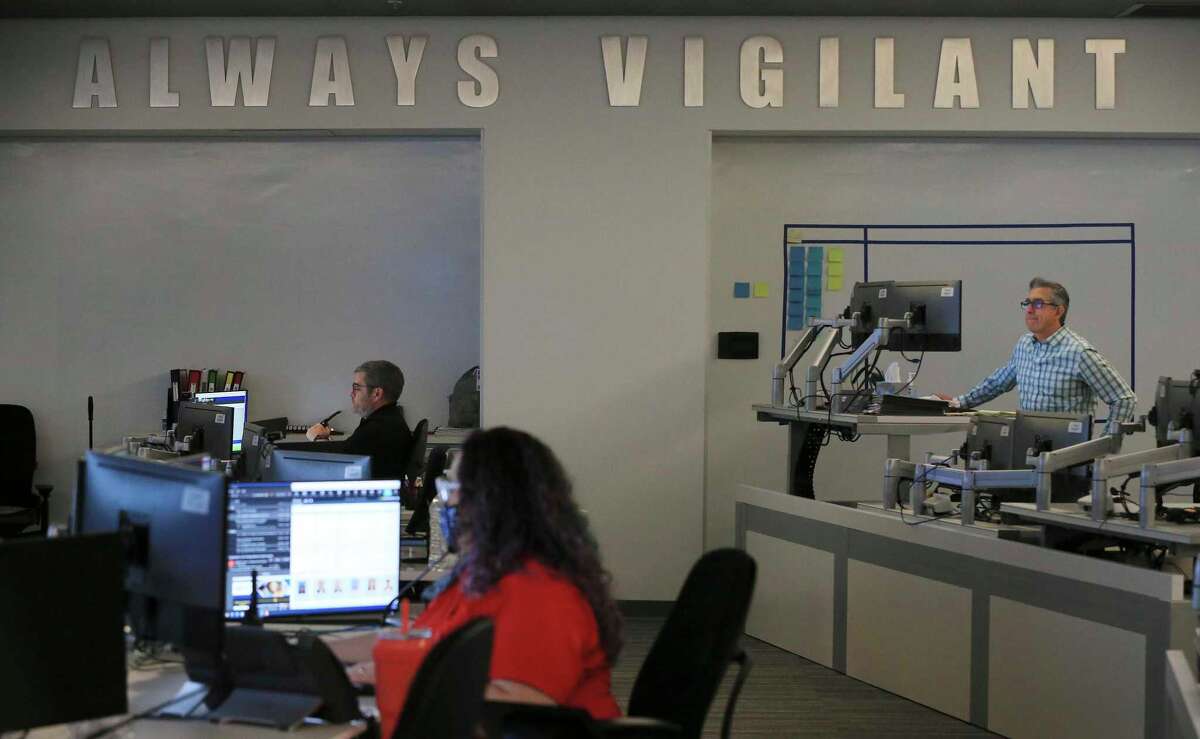 San Antonio’s USAA is raising starting pay, benefits amid tight labor ...
