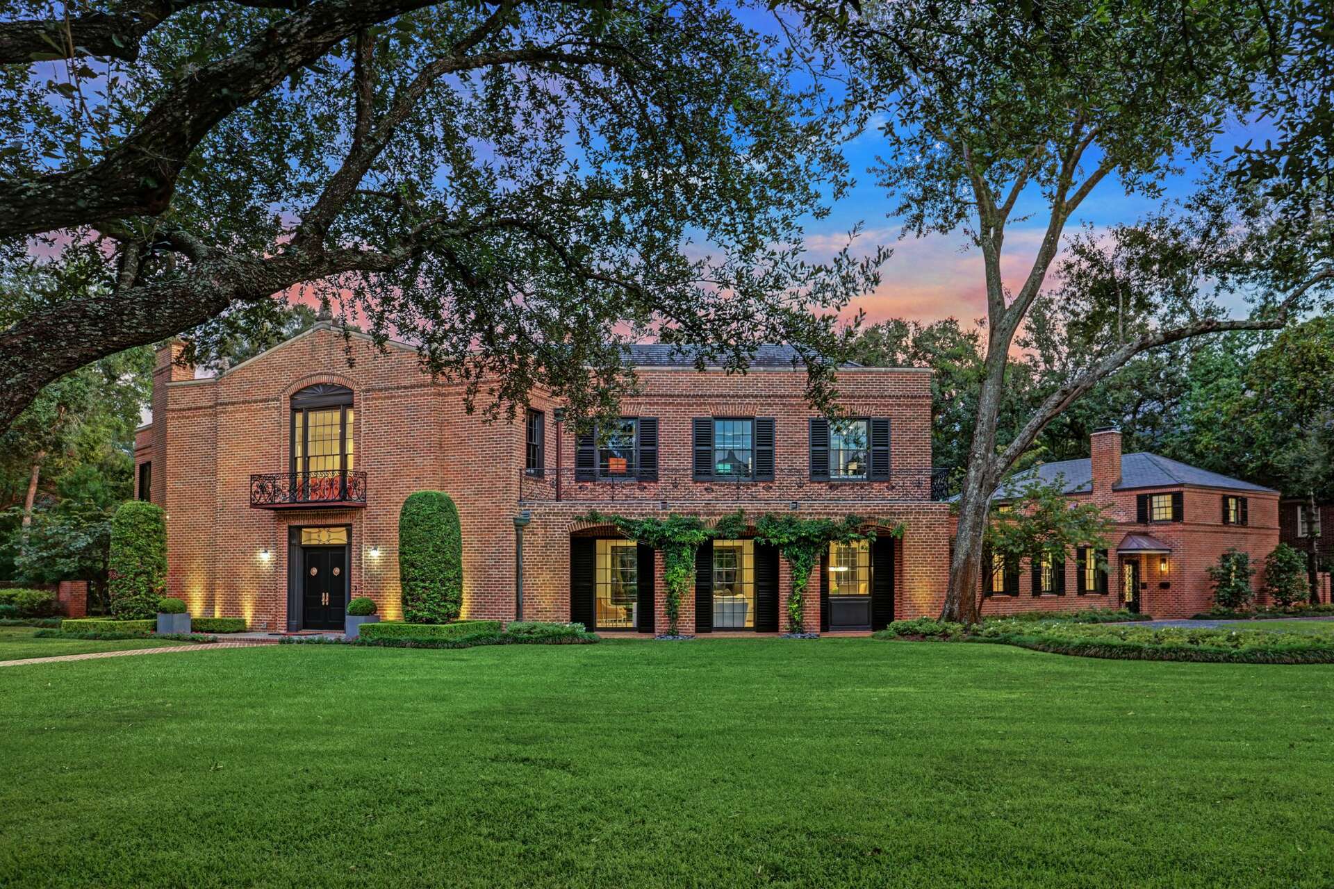 1939 Staub home linked to legendary Texas oilman Joseph Cullinan listed ...