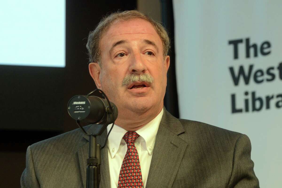 Traffic, business are hot topics at Westport first selectman debate