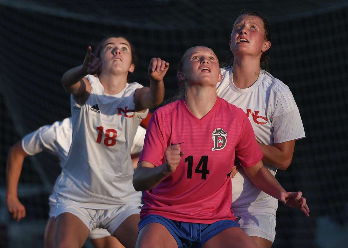 Harden, Patten lead New Canaan girls soccer past Darien