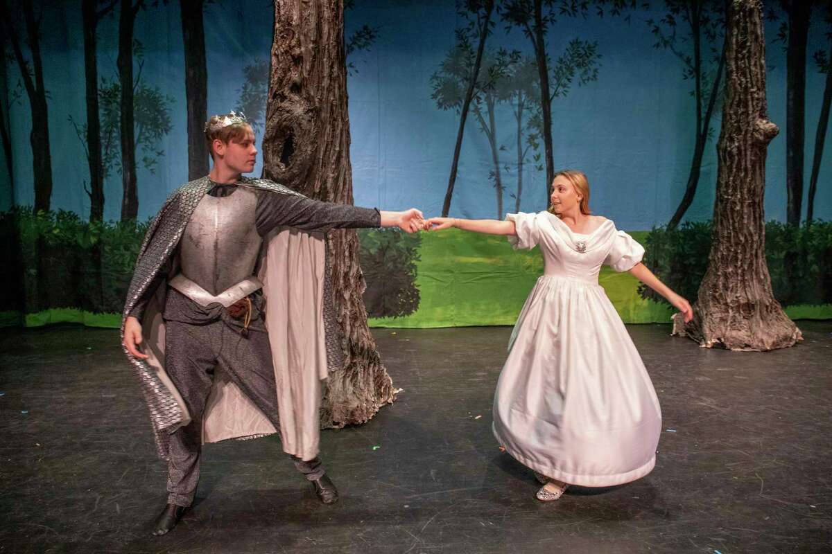 Legacy Theatre gains 25 students with excitement over ‘Cinderella’
