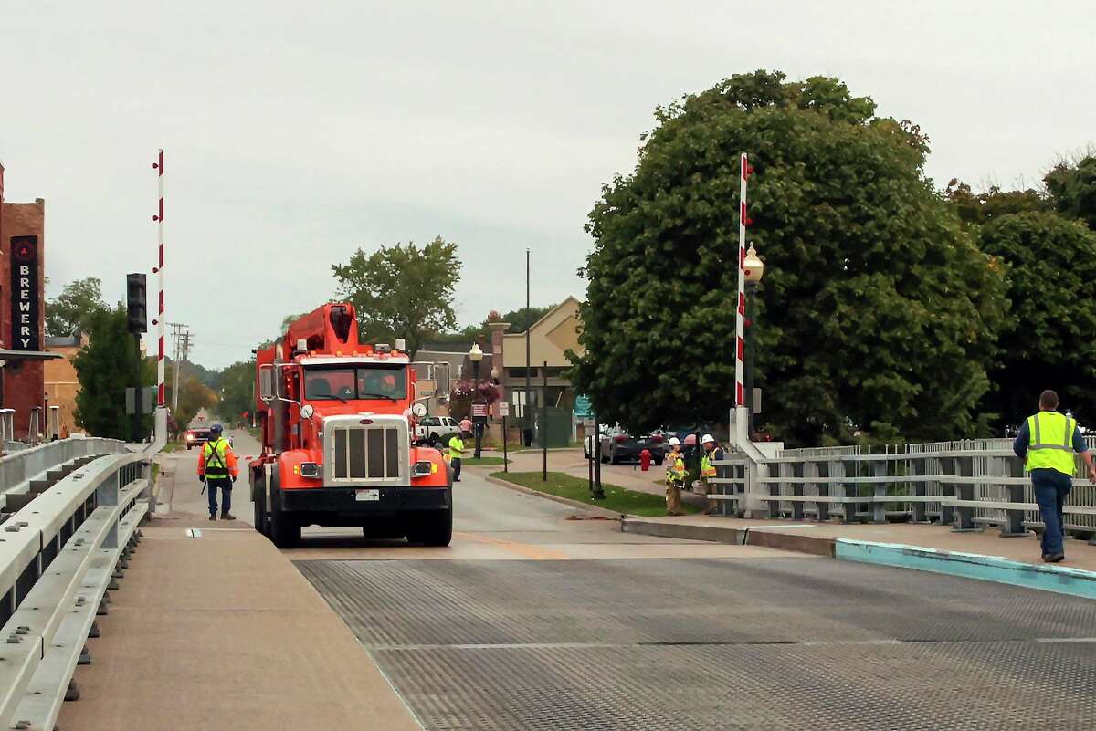 Manistee crash coincides with Maple Street bridge closure