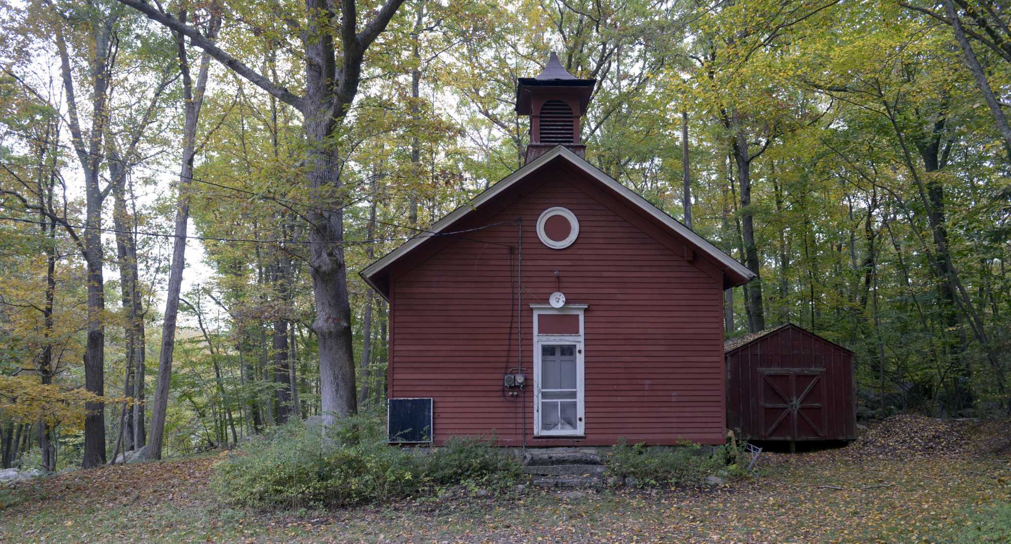 Town leaders look to give an old schoolhouse in Ridgefield new life