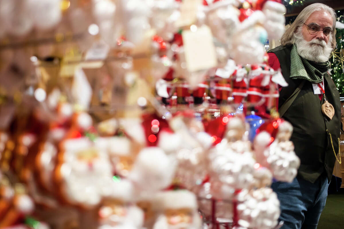 C.W.H. Santa School visits Bronner's during second day of conference