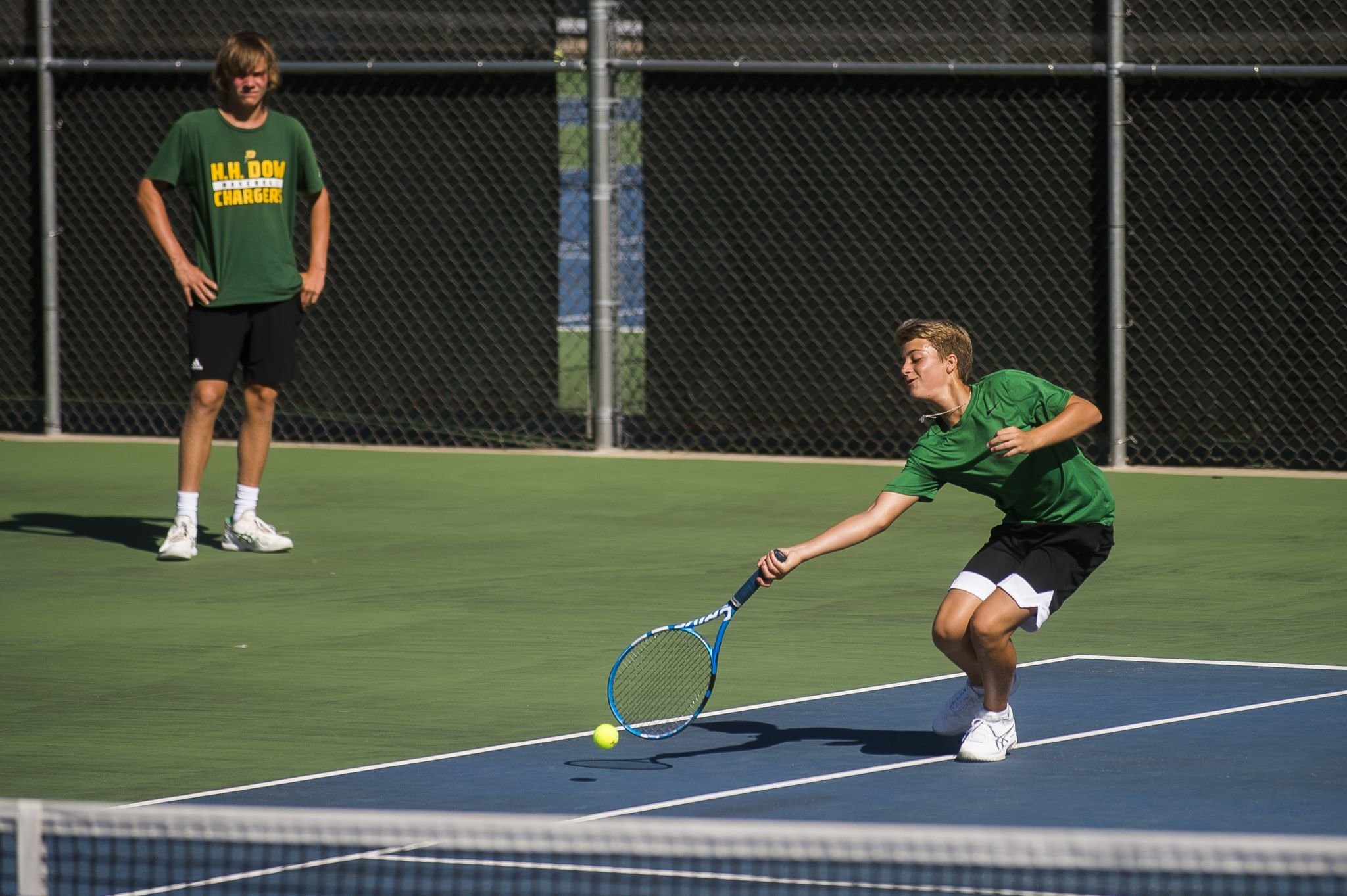 Chargers tied for 4th after first day of tennis finals