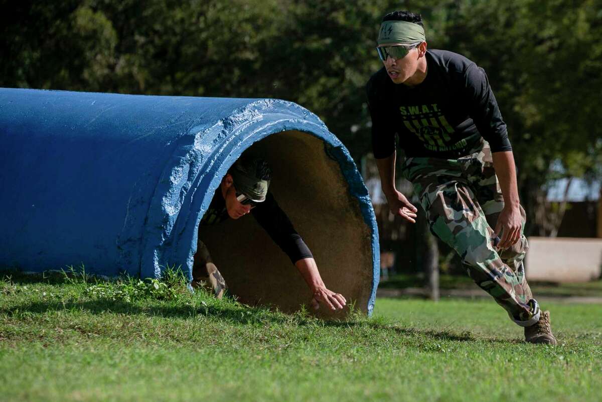 35 teams face off against San Antonio’s SWAT unit in obstacle challenge