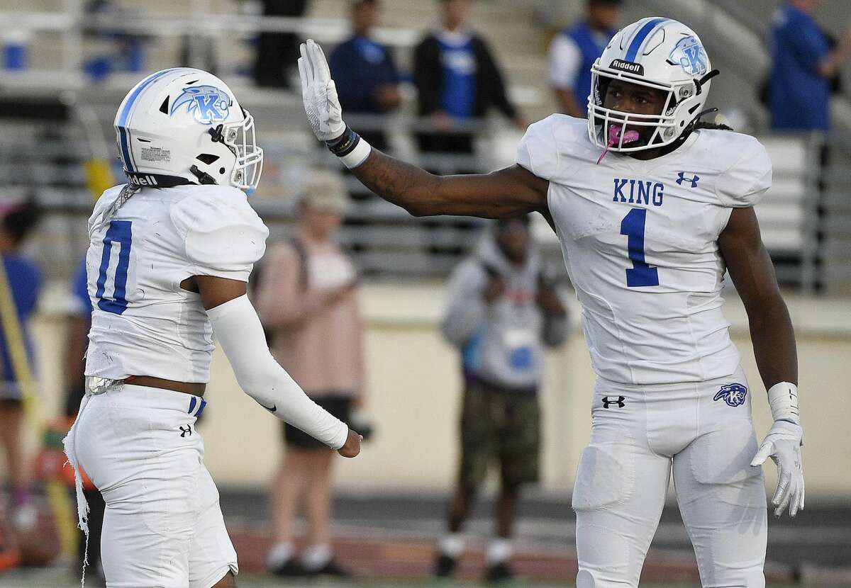 Atascocita uses 3 TDs in final 1:38 of half to overwhelm C.E. King