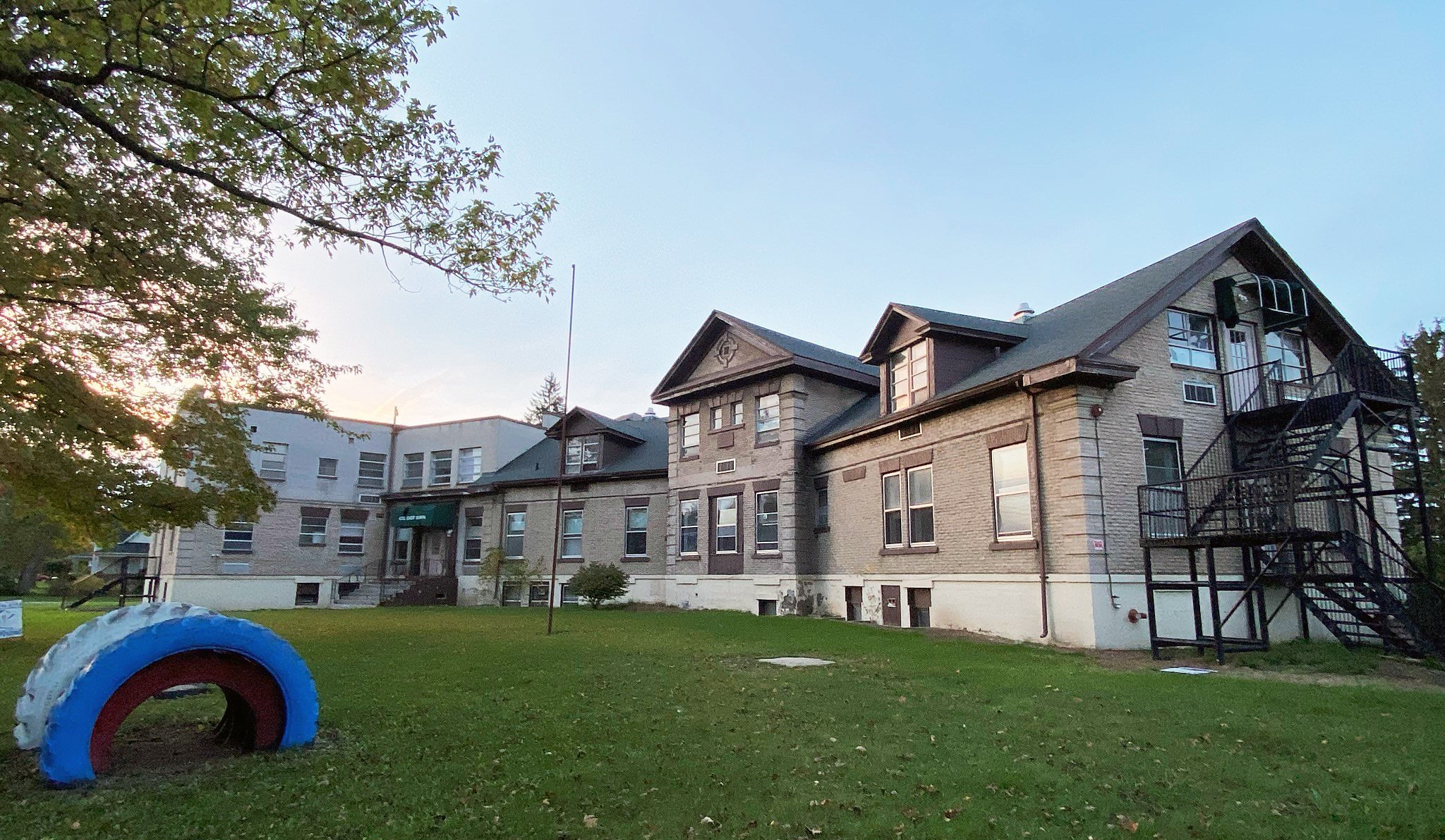 Group wants to rehab Hubbard Hospital, needs public's help