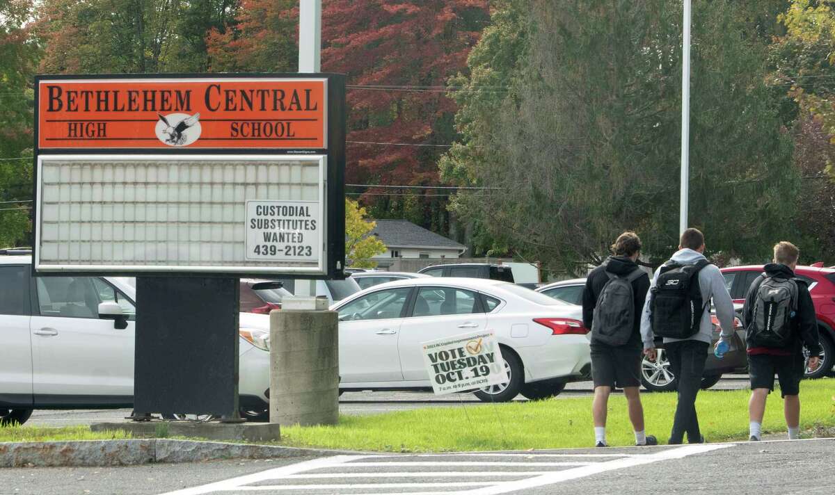 Bethlehem schools will 'lock' teens' phones during school day