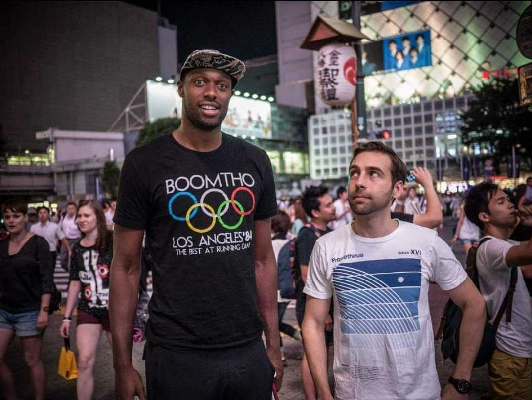 A very tall person on why it's tougher being tall than short