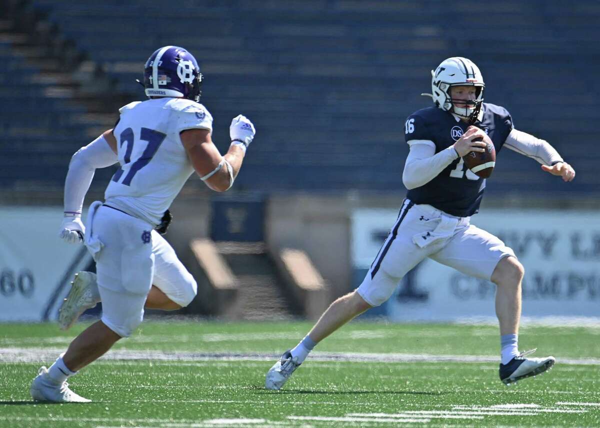 With two QBs fitting into one job, Yale prepares for heart of Ivy ...