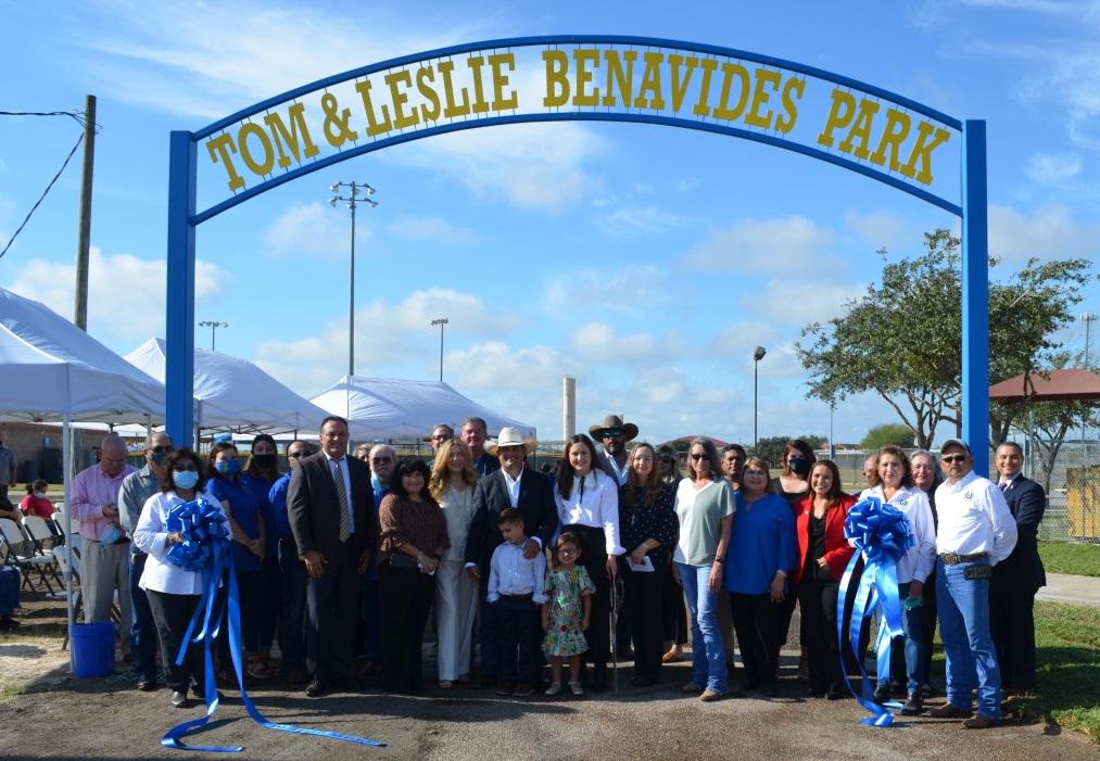 Tom and Leslie Benavides Park officially open in Bruni