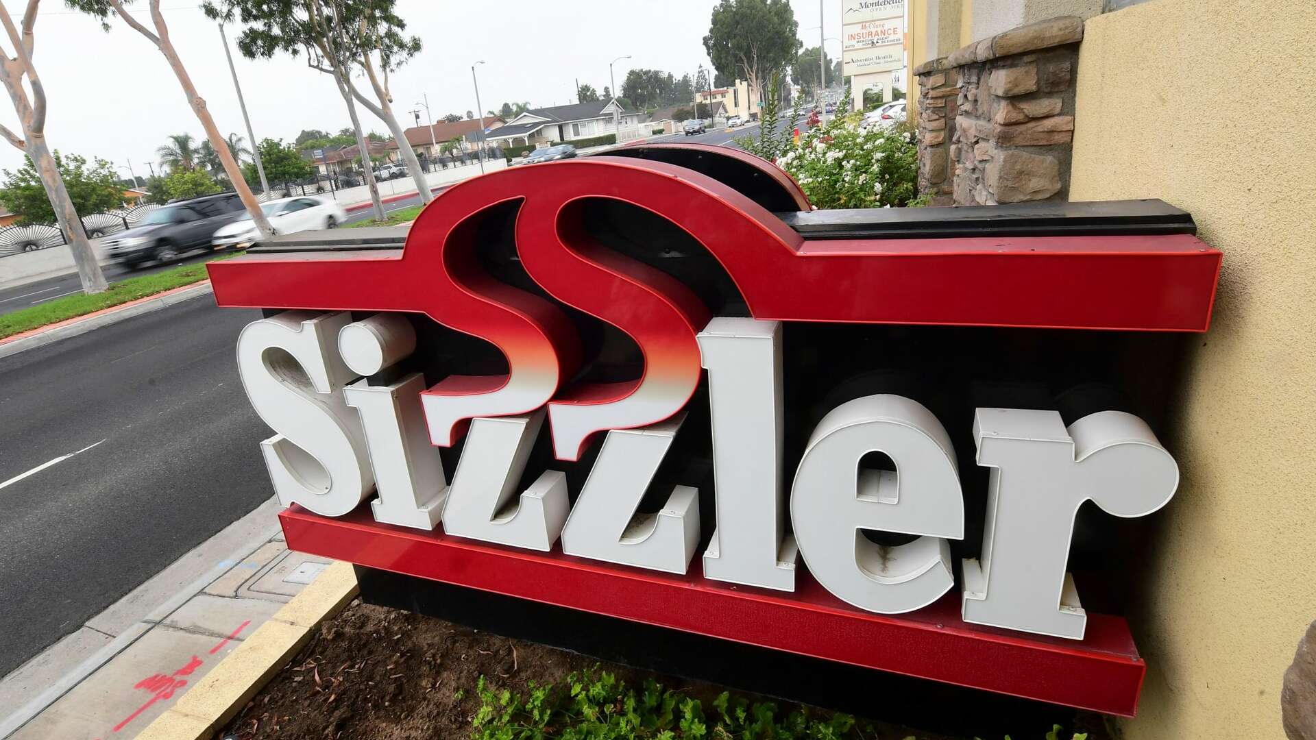 Remembering the halcyon days of Sizzler, the cheapest steakhouse in ...
