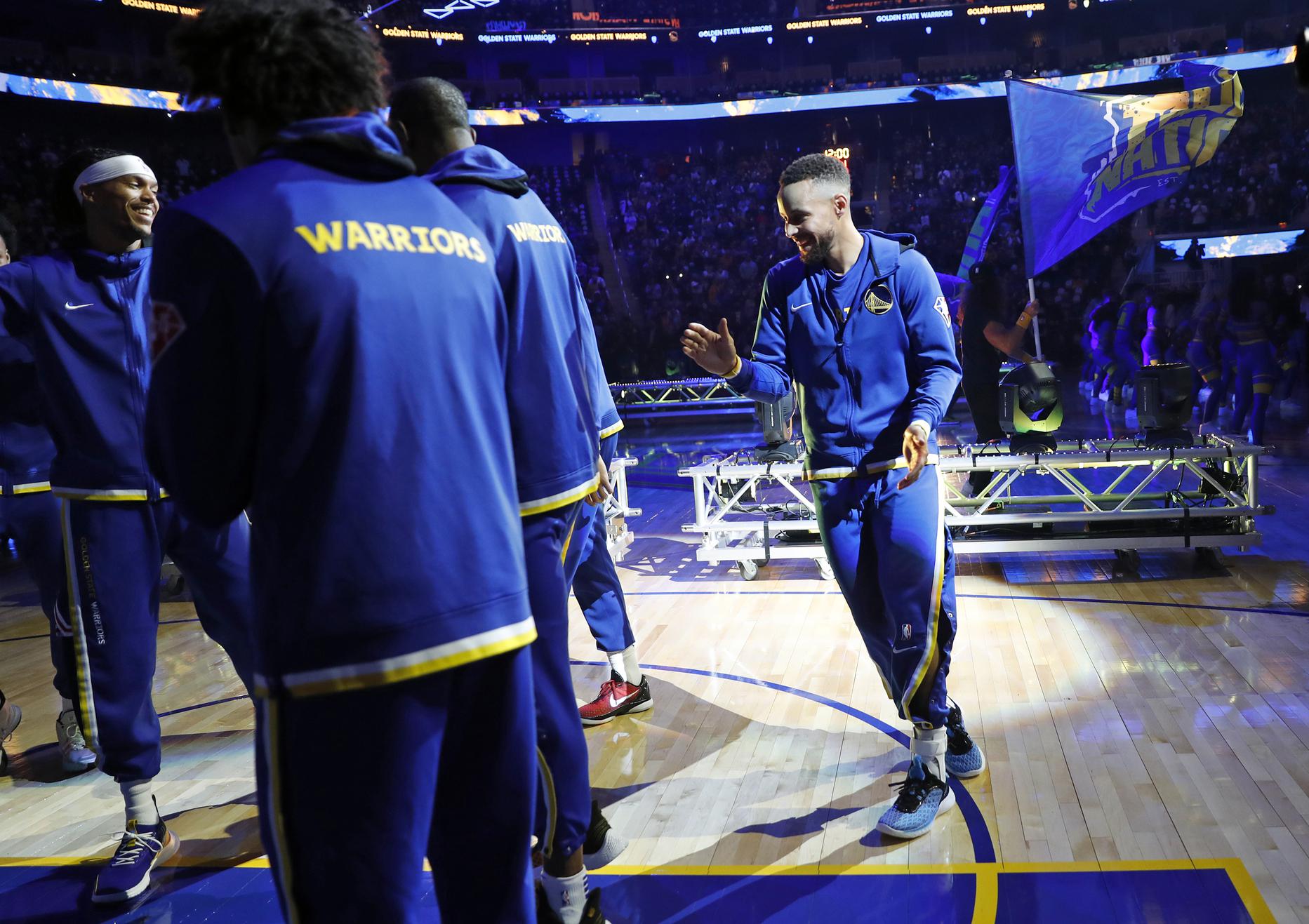 Steph Curry gifts Chase Center a signature night for new season’s crowd