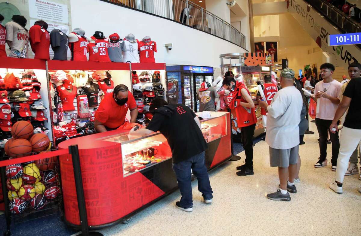 Rockets rout Thunder at home for first win of season