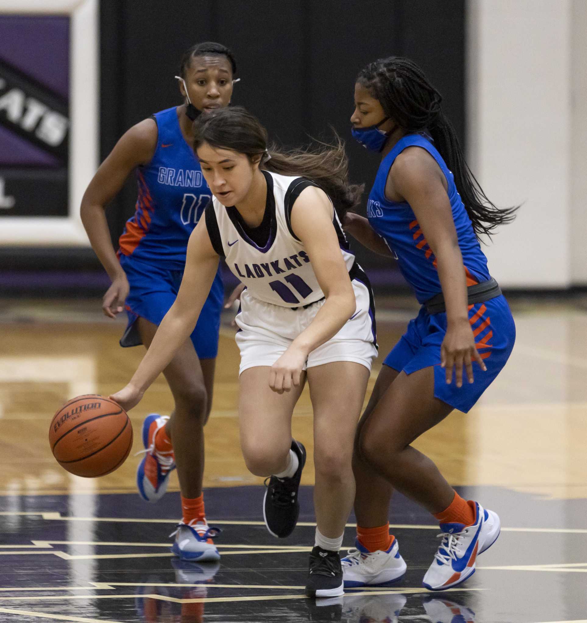 Willis to lean on senior leadership in coach’s 1st season