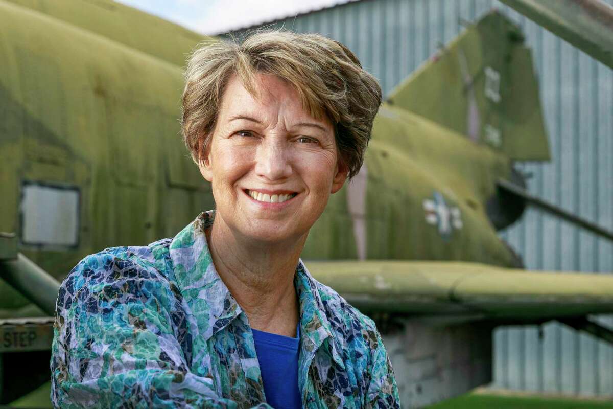 San Antonio astronaut Eileen Collins has written a memoir book about ...