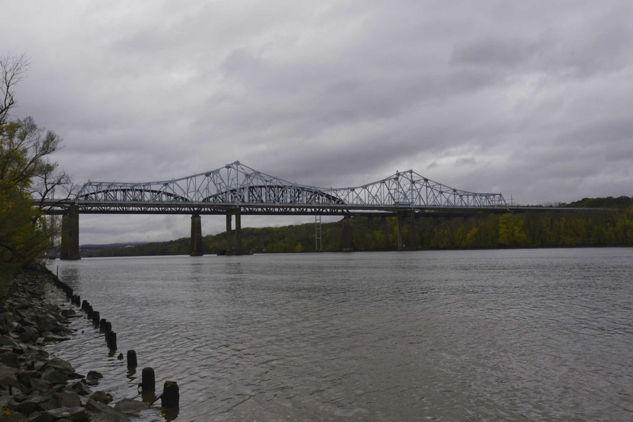 Work resumes on multiphase Castleton Bridge repair