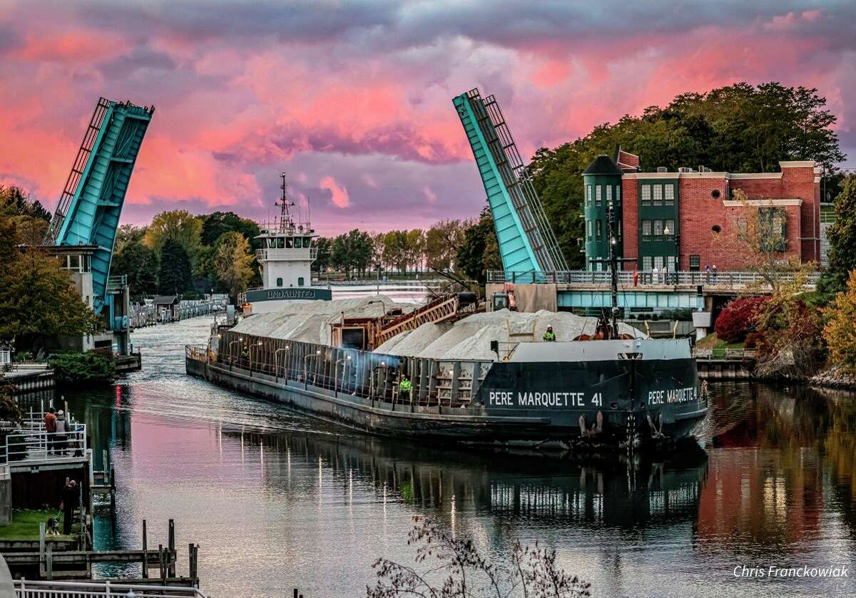 PHOTOS: Pere Marquette, Undaunted visit Manistee to unload 5,500 tons ...