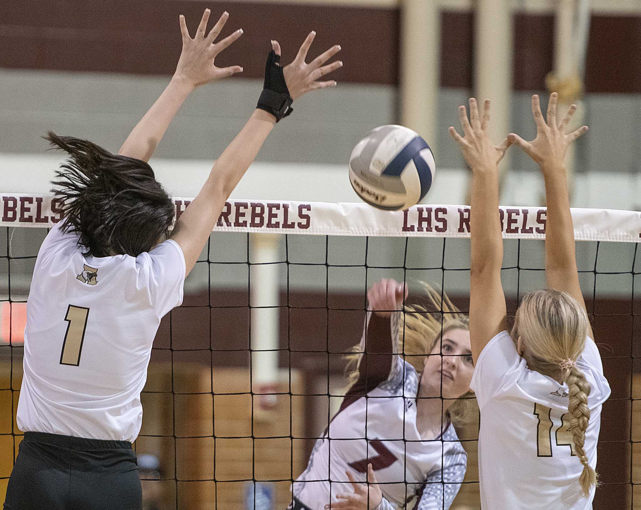 HS VOLLEYBALL: Legacy caps off perfect run in District 2-6A