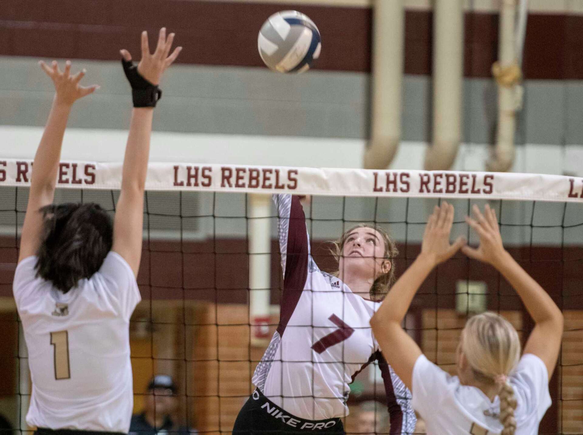 HS VOLLEYBALL: Legacy caps off perfect run in District 2-6A
