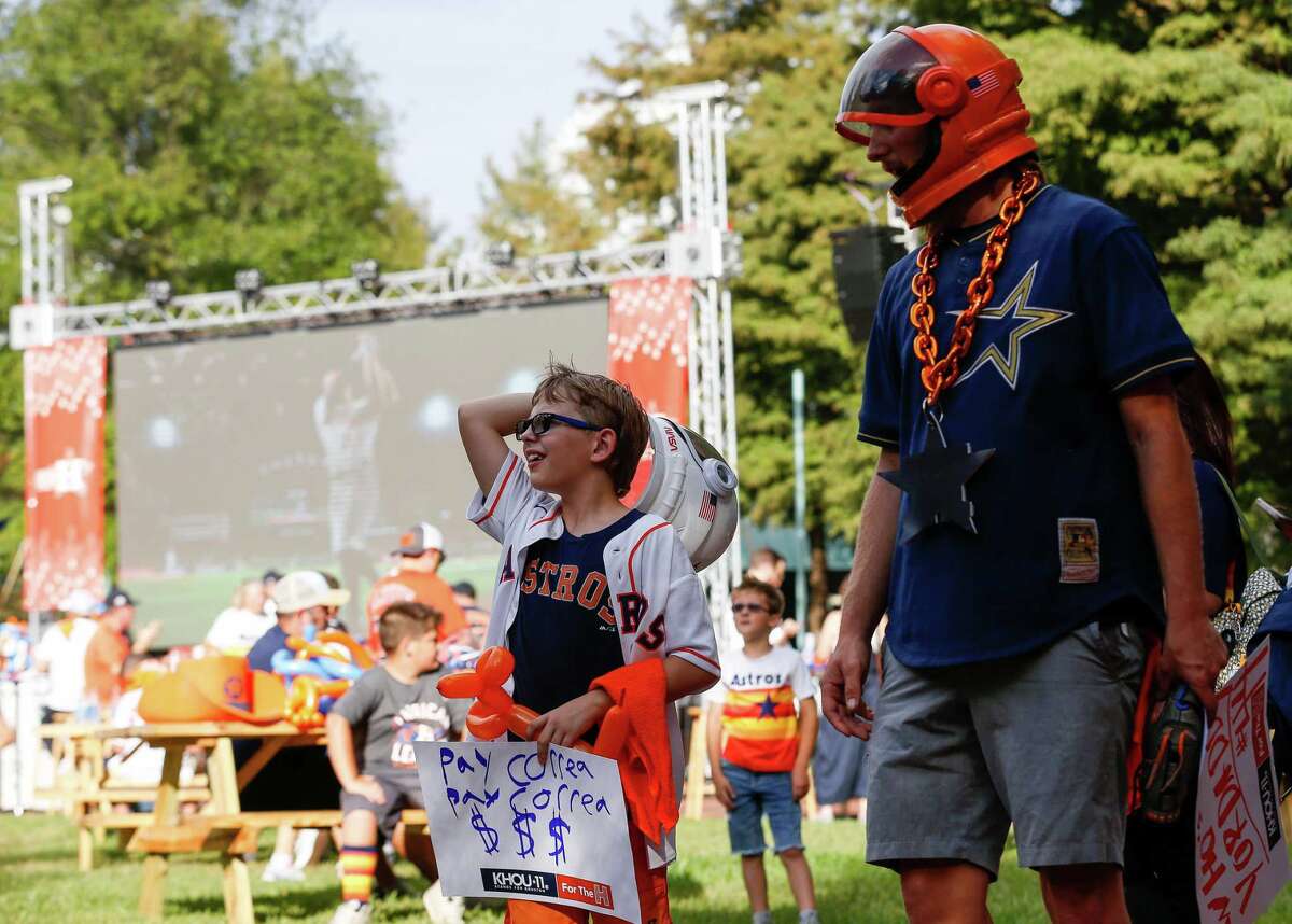 Bouyant Houston fans show their fierce devotion to the Astros