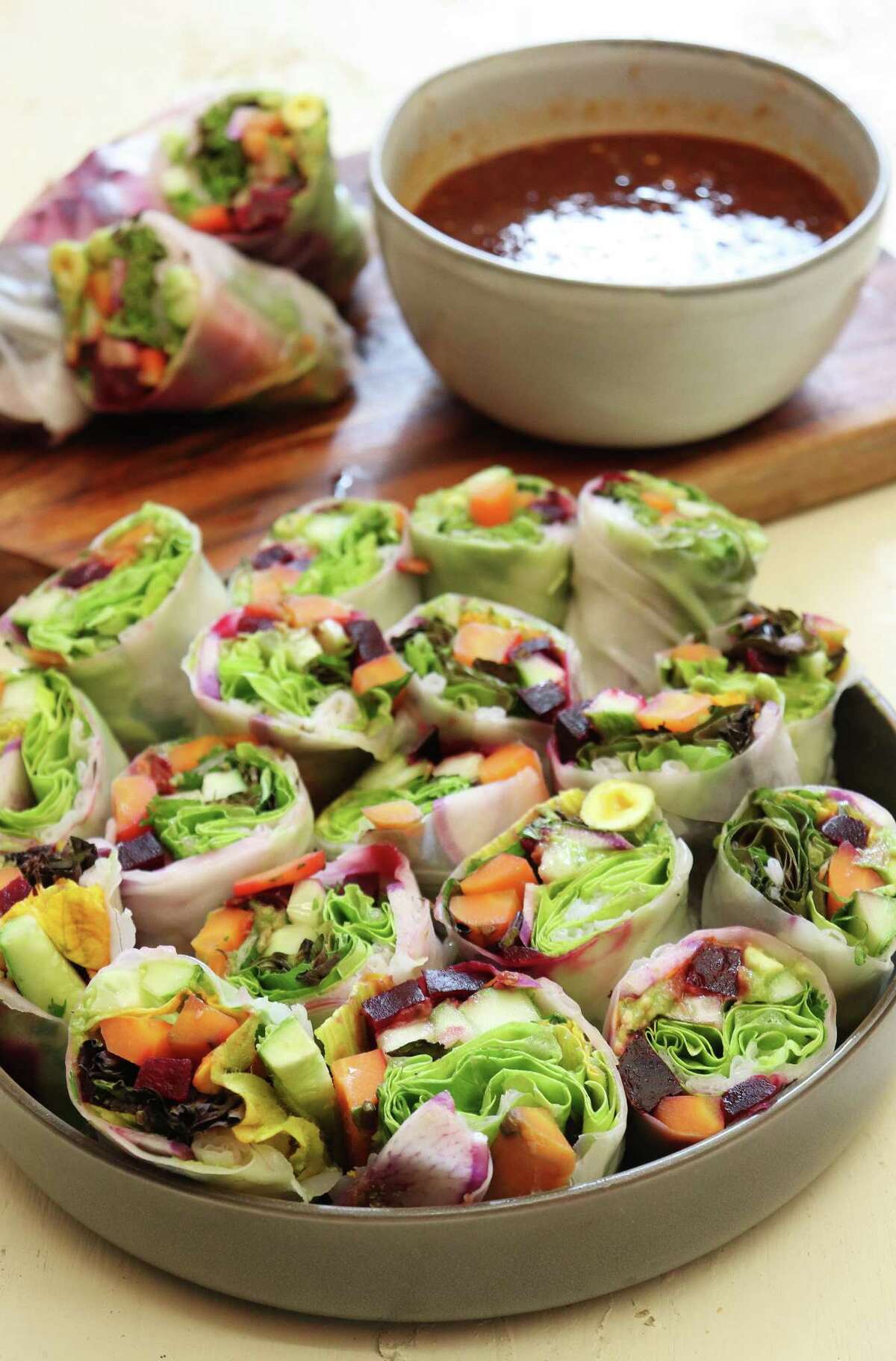 How to make garden veggie rolls with fresh herbs