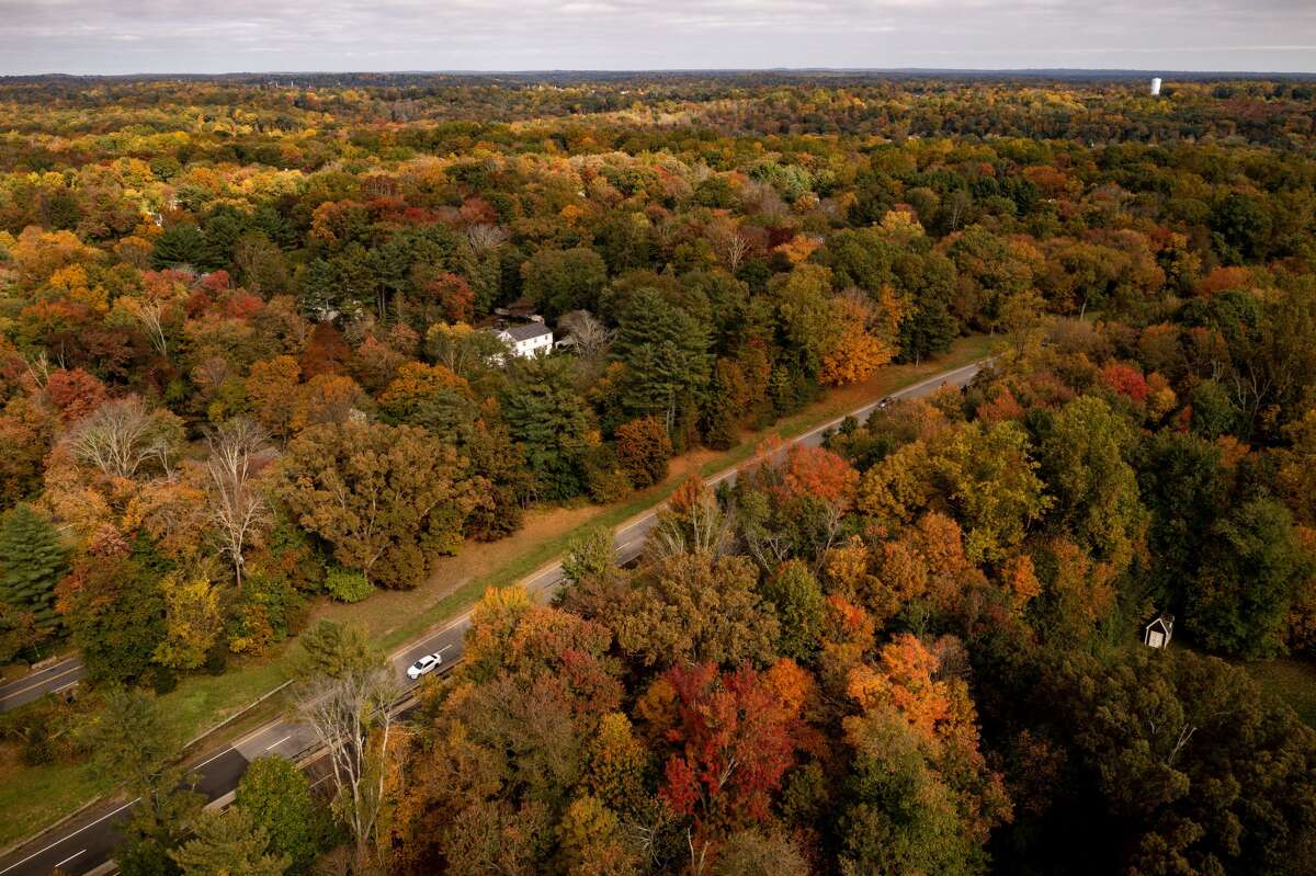 7 scenic drives in Connecticut to view fall foliage