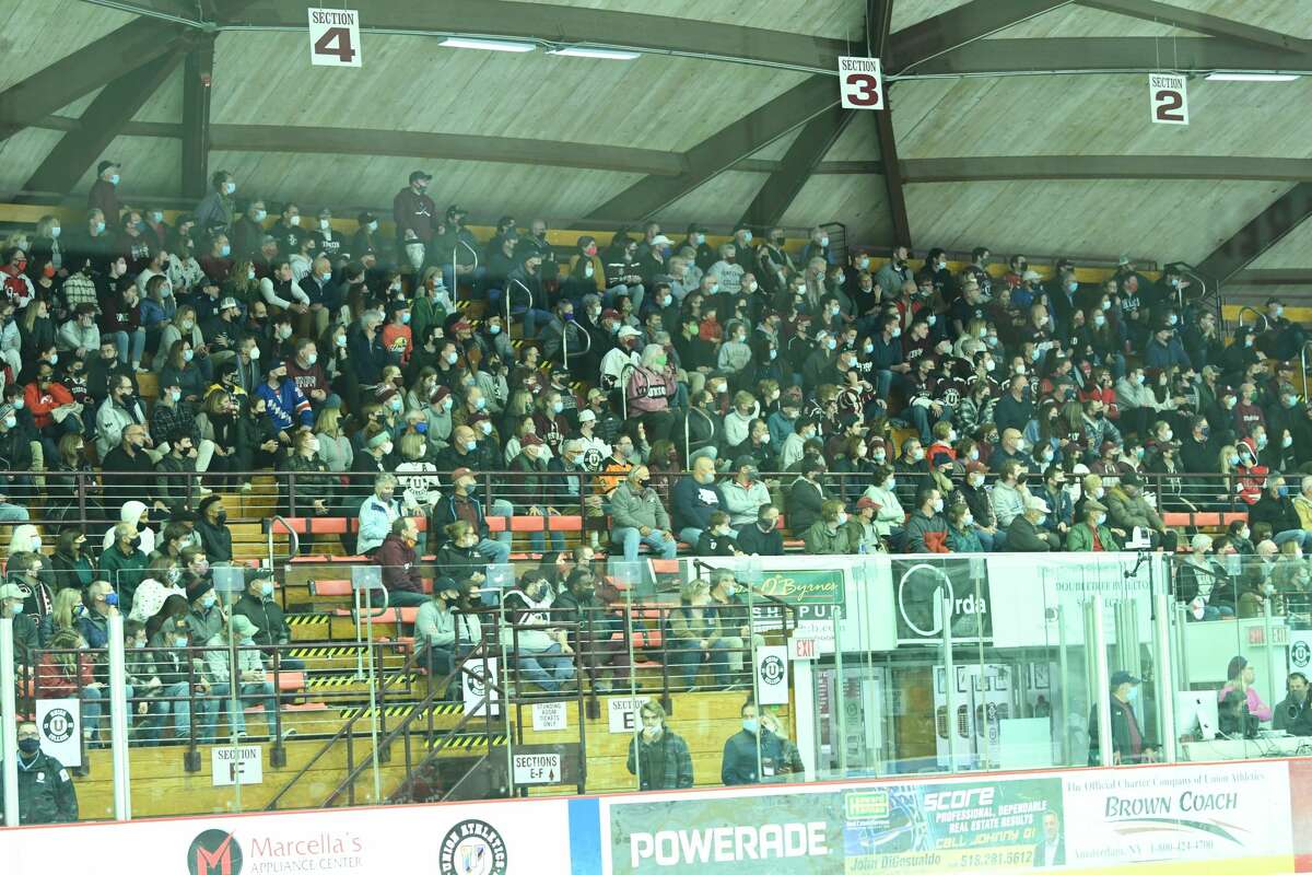 RPI hockey tops Union in first of home-and-home series