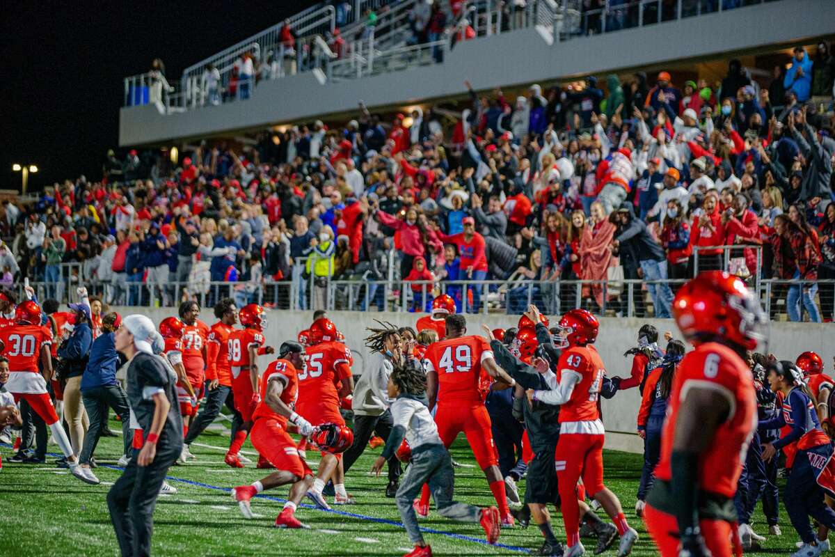 Friday night highlights: Manvel hands Paetow first loss