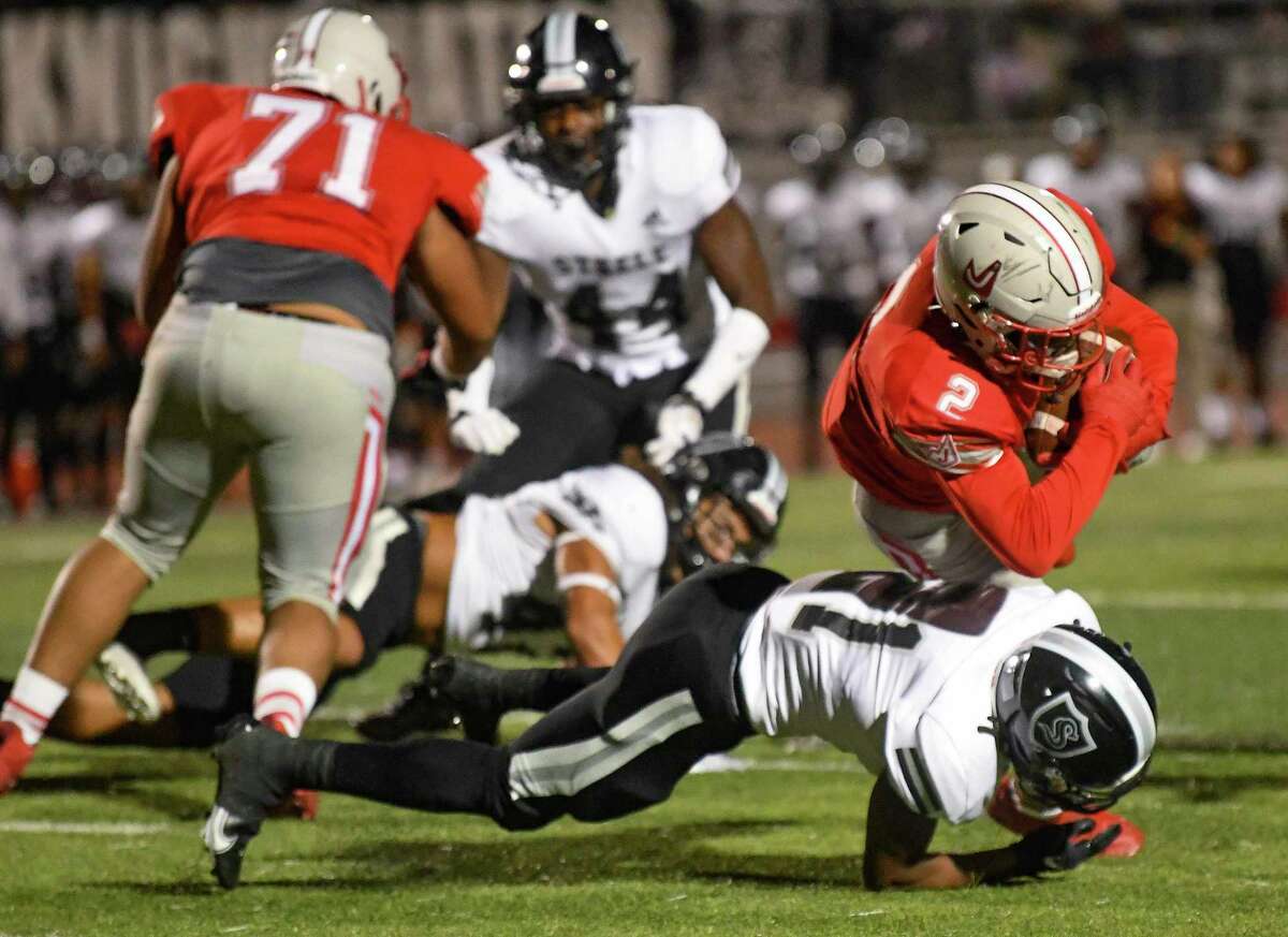 Steele remains perfect, ends Judson’s playoff streak