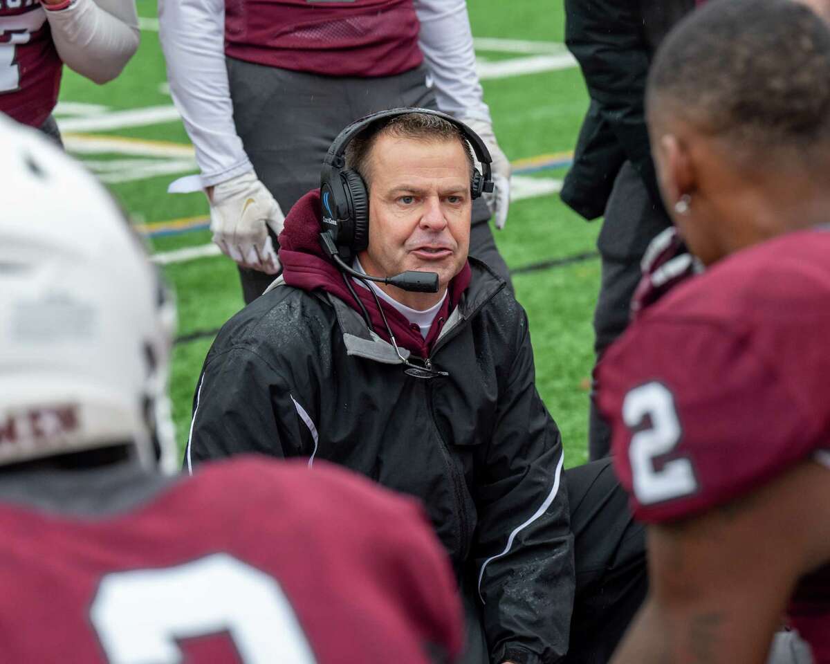 Union football battles Ithaca with season at stake