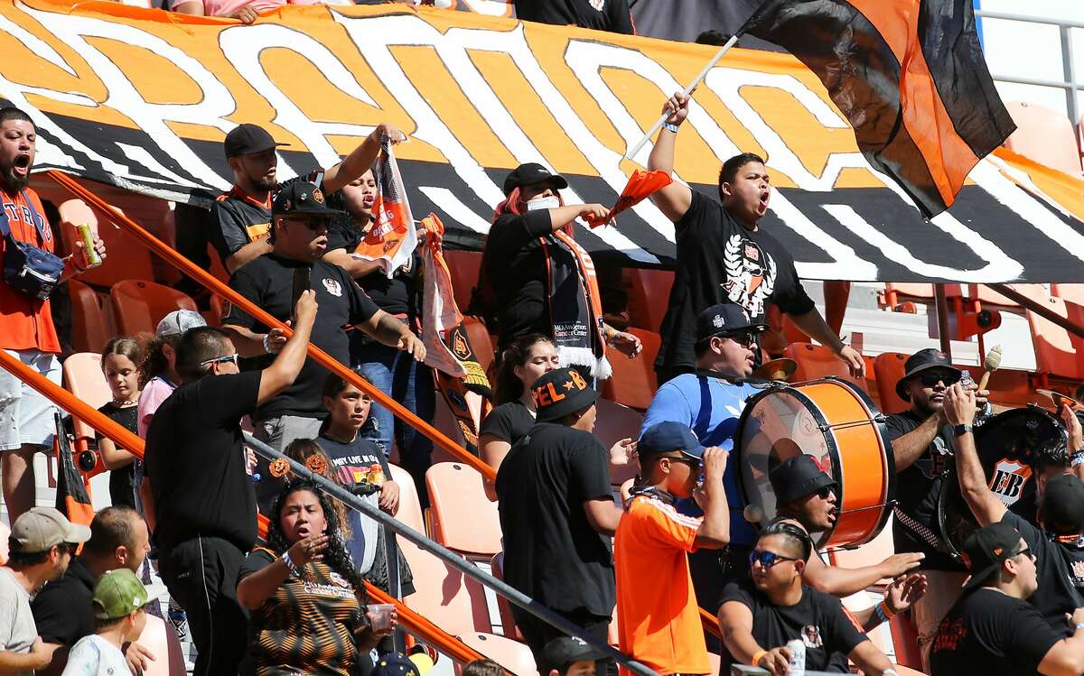 Dynamo fans say farewell to Oscar Boniek Garcia in loss to Rapids
