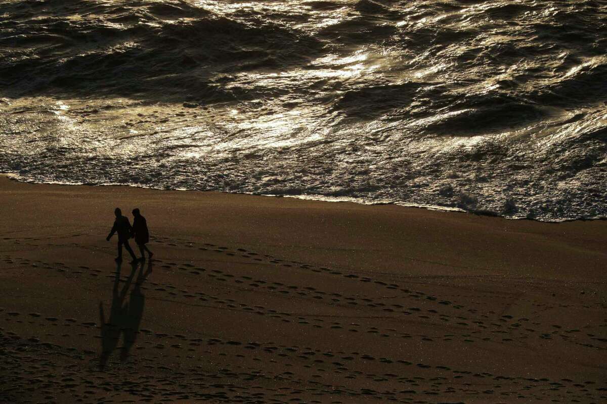 New warning for dangerous ‘sneaker waves’ along coast